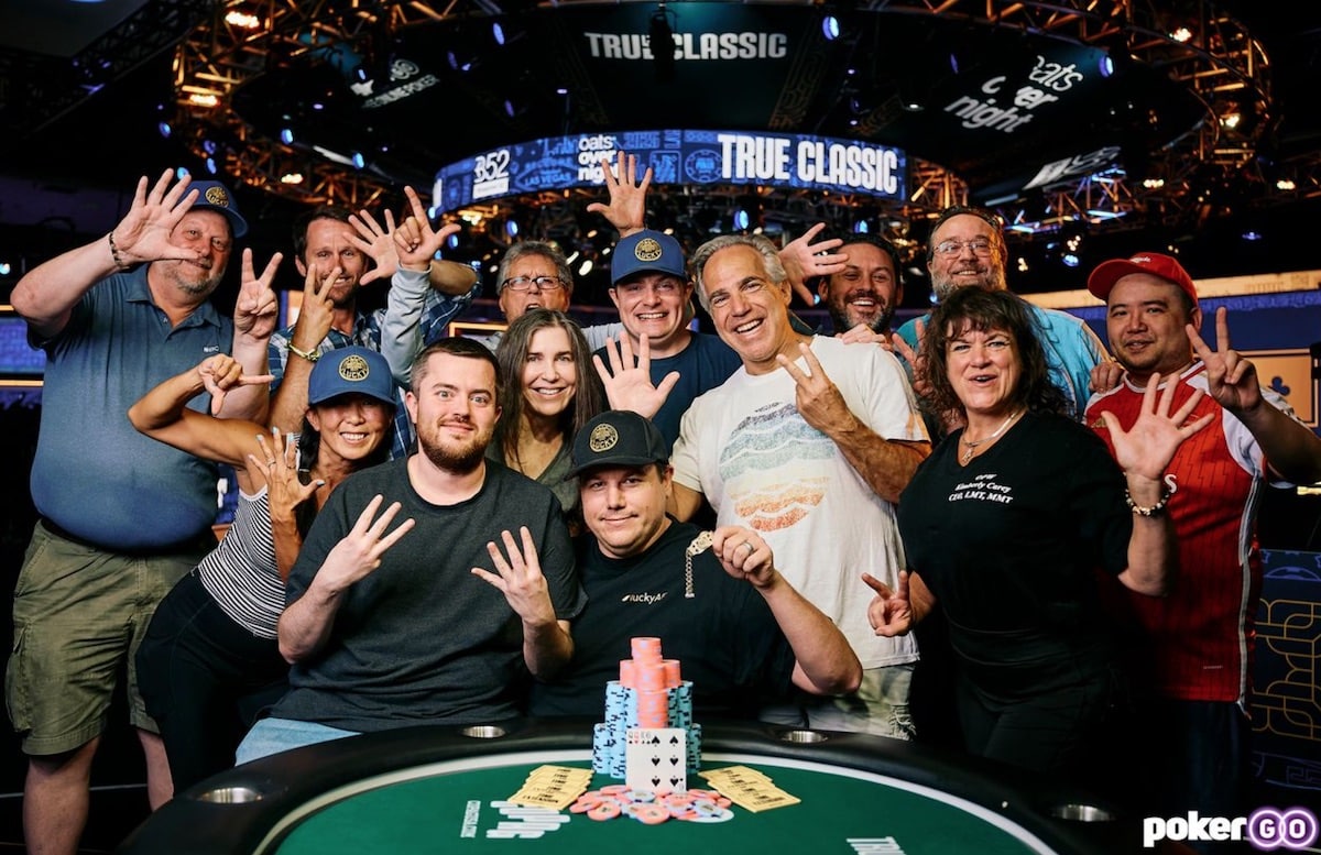 Shaun Deeb Beats Benny Glaser to 2025 WSOP Player of the Year Victory